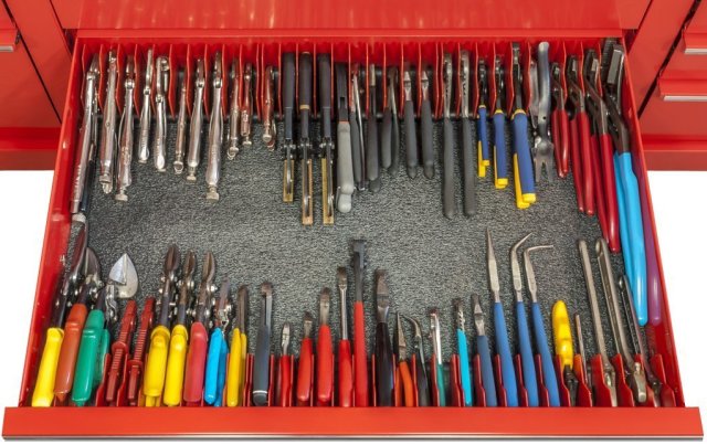 Buy or Build: Organizing Your Pliers - GarageSpot
