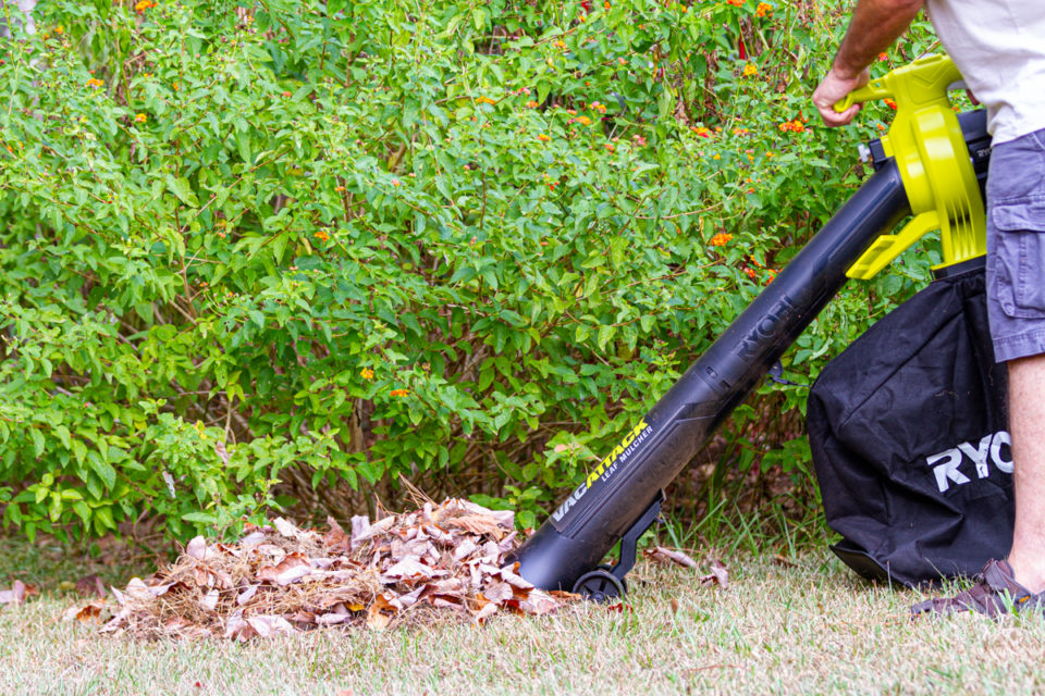 Hands On: RYOBI 40V Cordless Leaf Vacuum / Mulcher - GarageSpot