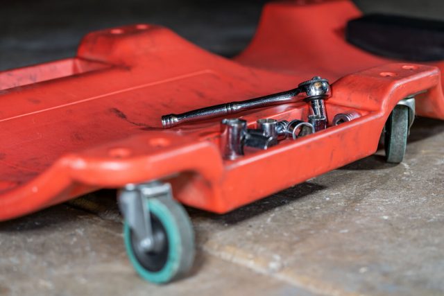 7 Best Mechanic's Creepers to Buy in 2022 - GarageSpot