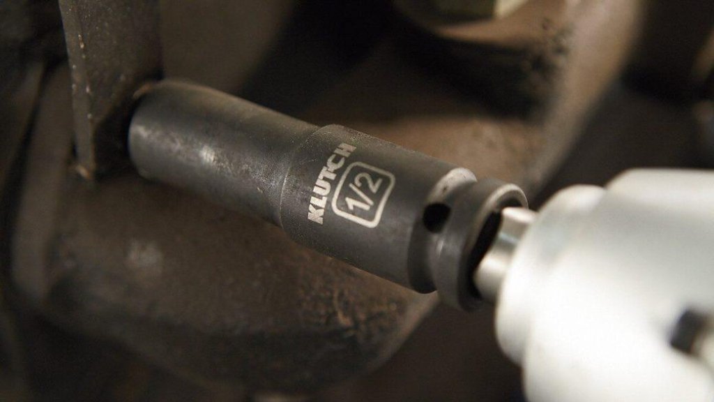 5 Best Impact Sockets for Your Garage Duties in 2022