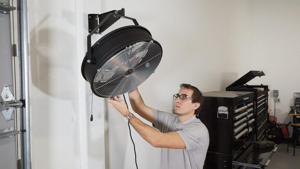7 Best Garage Fans to Keep Your Workshop Cool and Ventilated