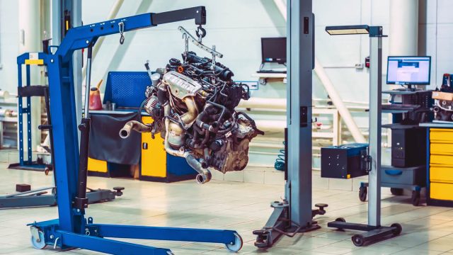 Best Engine Hoists to Swap Engines Quickly - GarageSpot