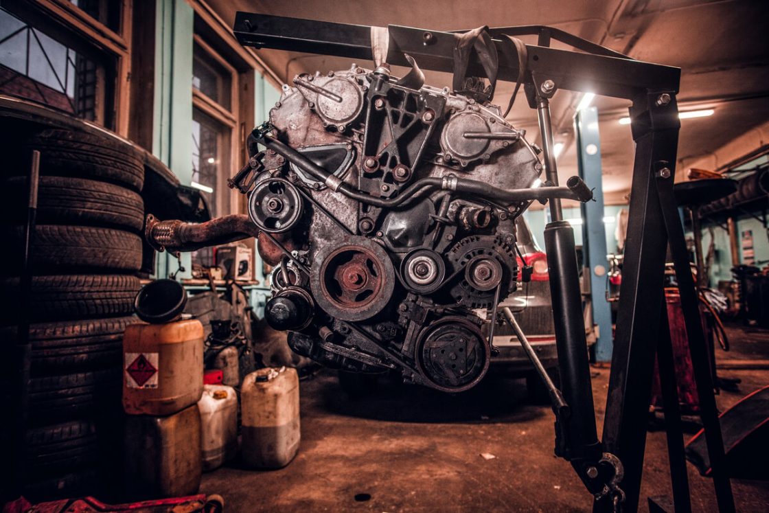 Best Engine Hoists to Swap Engines Quickly - GarageSpot