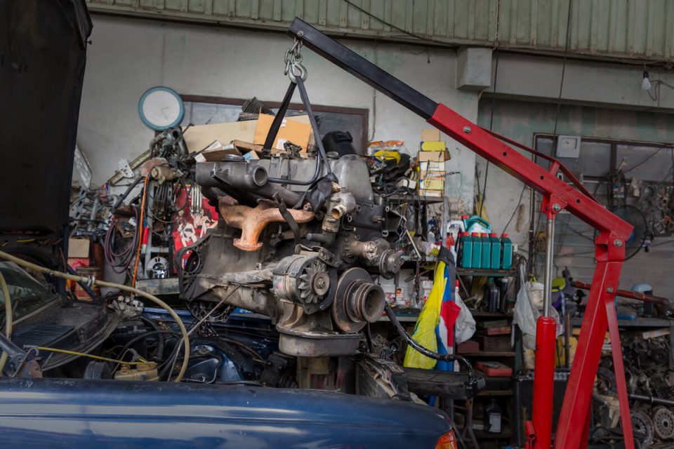 Best Engine Hoists to Swap Engines Quickly - GarageSpot