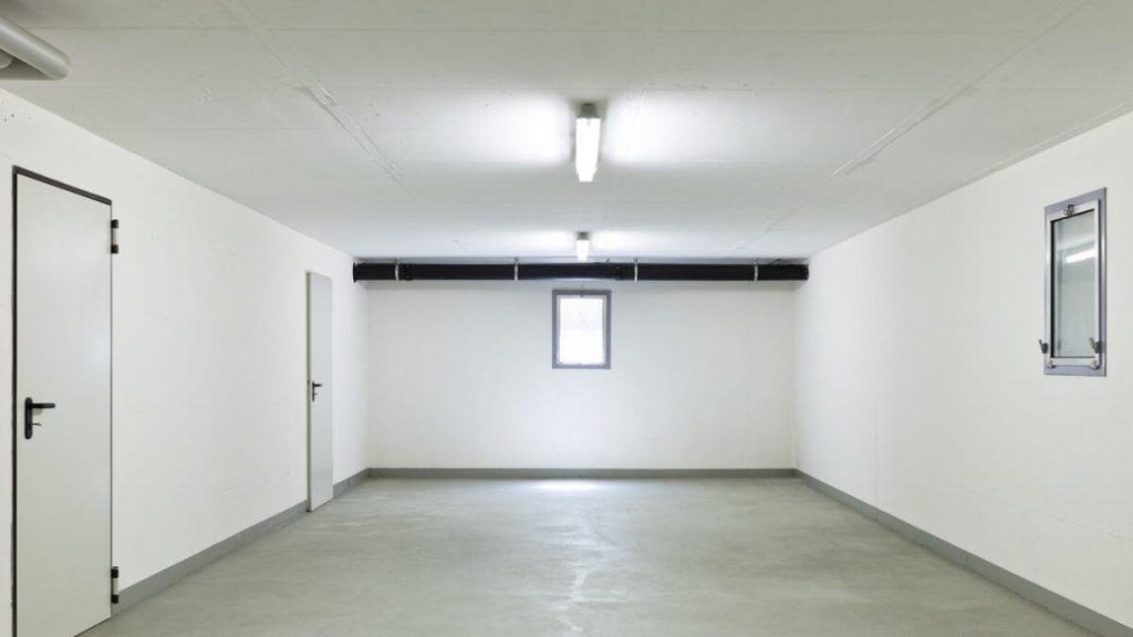 8 Best LED Shop Lights For Garages and Workshops 2022 - GarageSpot