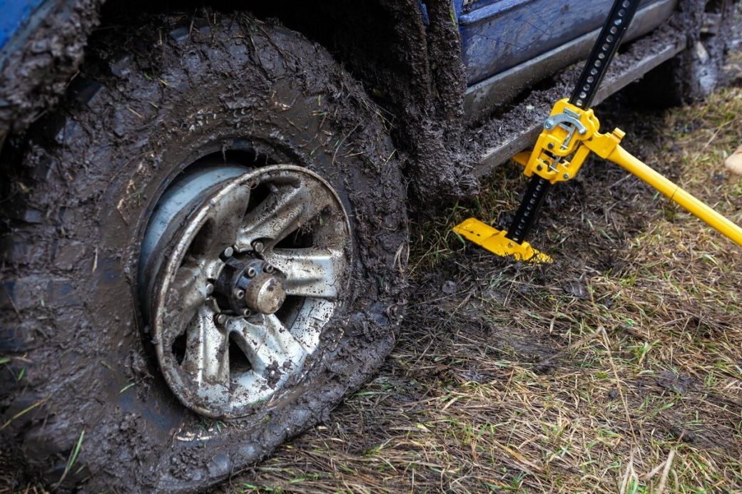 How to Jack Up a Truck Safely — In-Depth Guide - GarageSpot